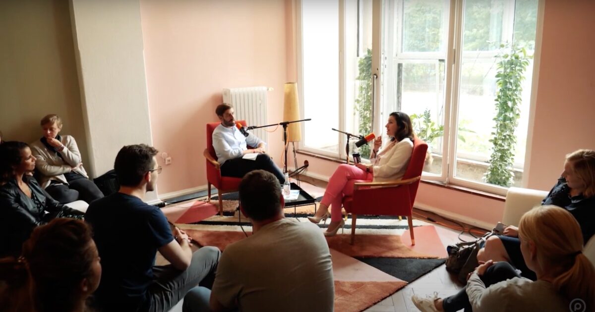 Listener Engagement Advice From 5 Podcast Experts | Podcast.co